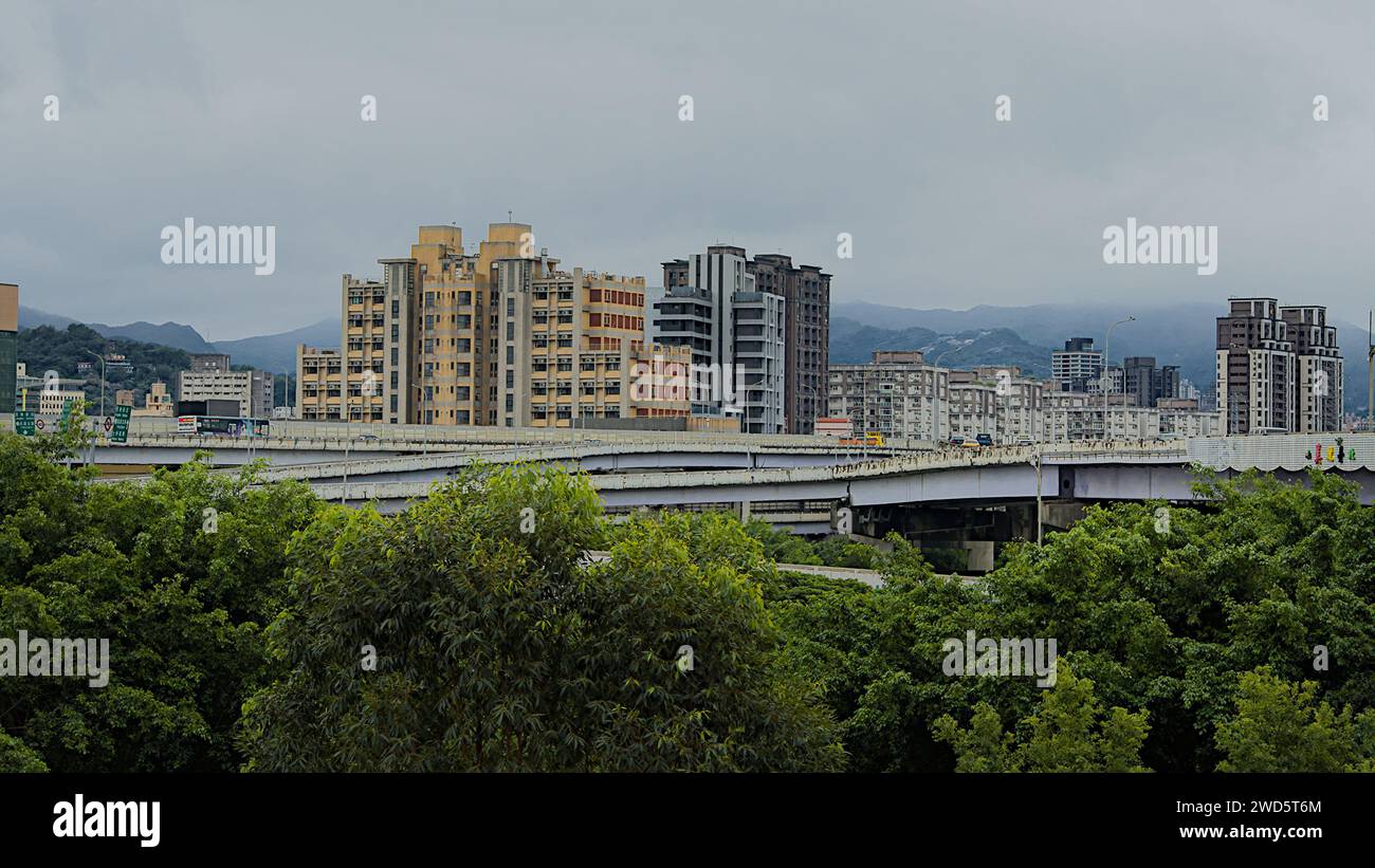 Tall highways hi-res stock photography and images - Alamy