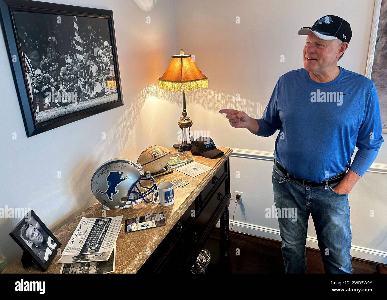 Mike McCord points to a photo of his late father, Darris, who was a Pro ...