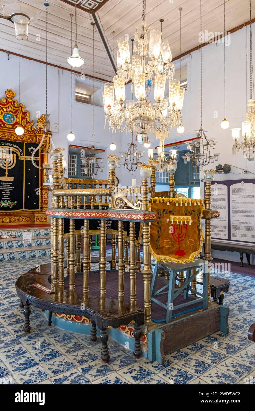 Interior of Paradesi Synagogue, Matancherry, Jew Town, Cochin, Kerala ...