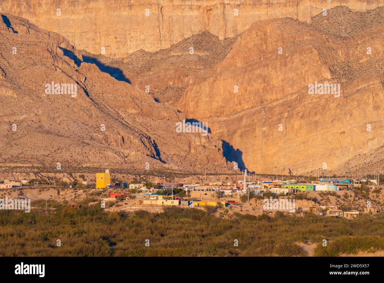 Looking toward the Mexican village of Boquillas del Carmen and Sierra ...