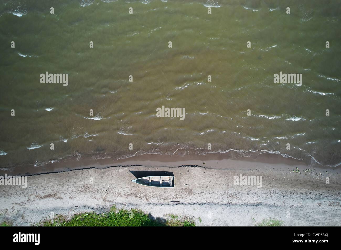 Top view abandoned boat shore hi-res stock photography and images - Alamy