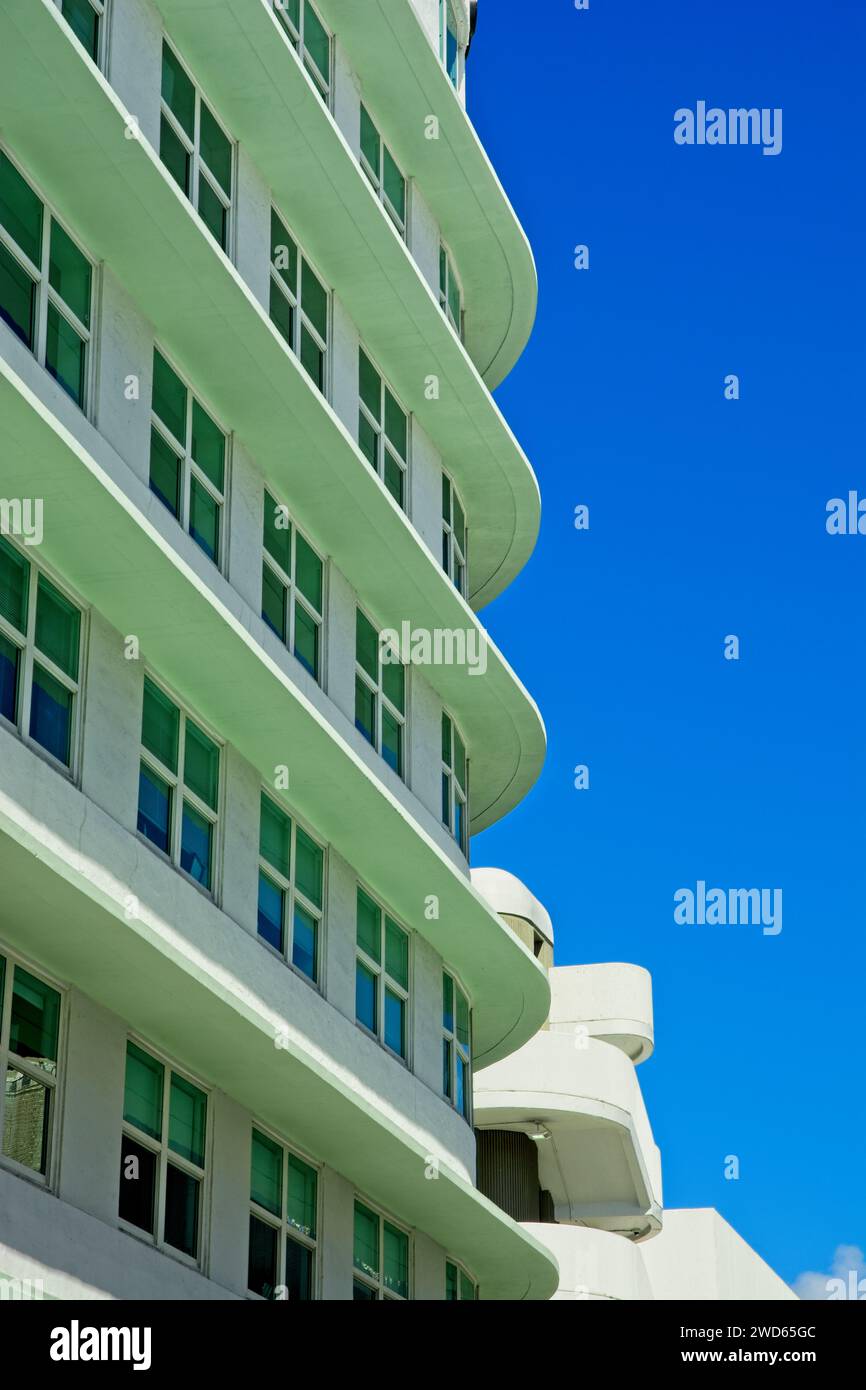 Art Deco style commercial building at Lincoln road mall, Miami Beach ...