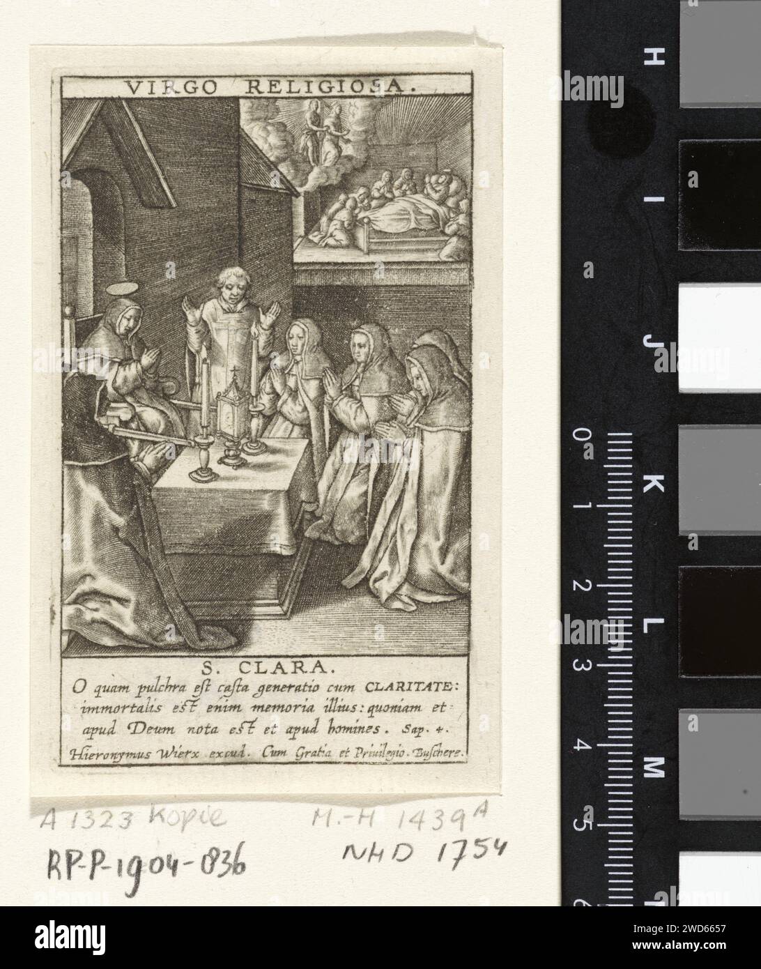 Priest like habit hi-res stock photography and images - Alamy