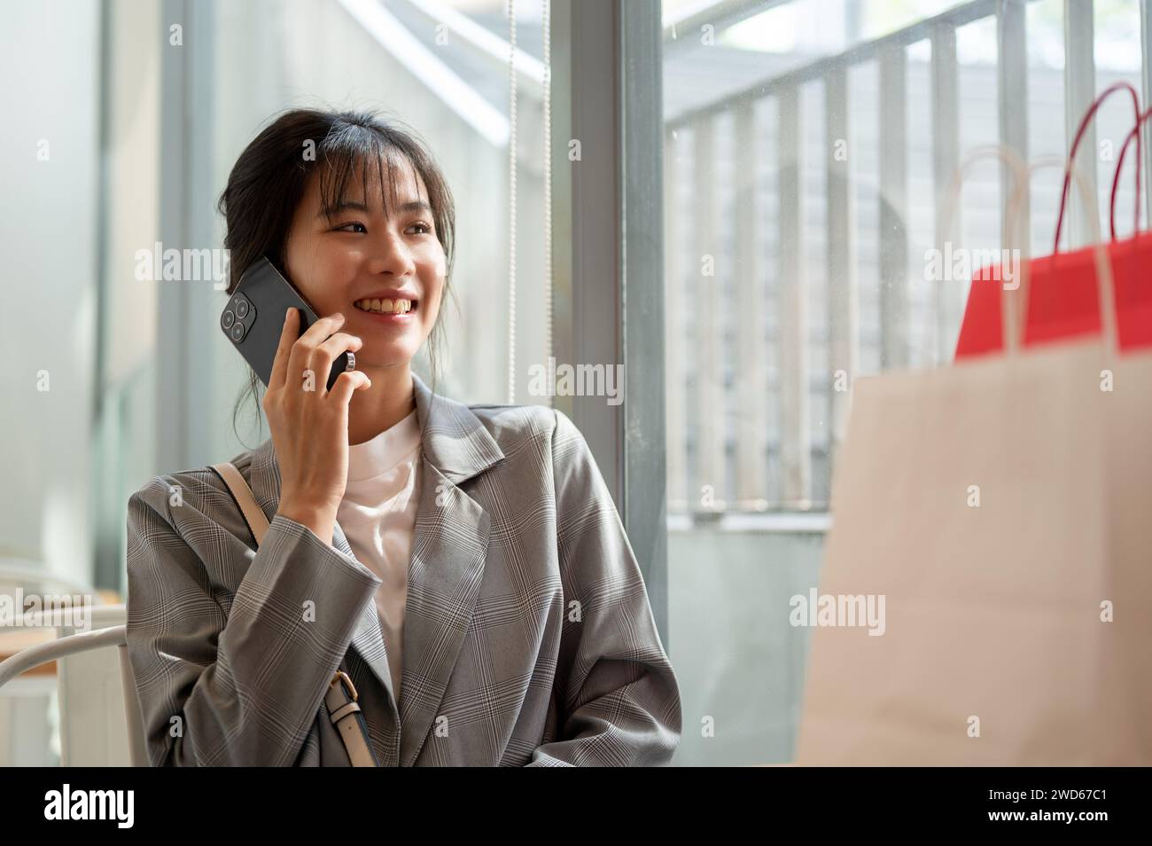Rest after shopping resting sitting hi-res stock photography and images ...