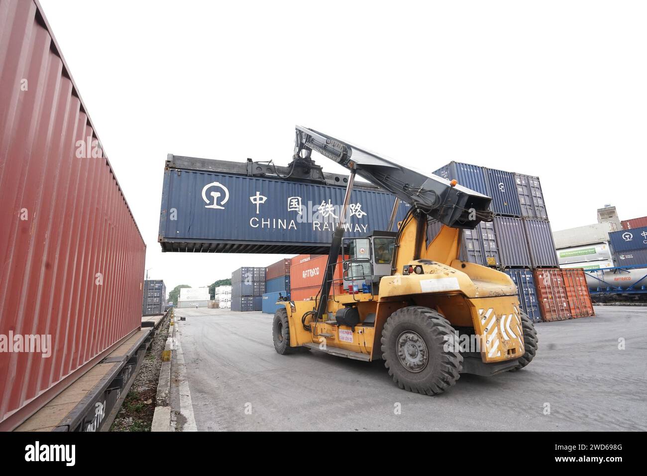 Vietnam trade cargo container hi-res stock photography and images - Alamy