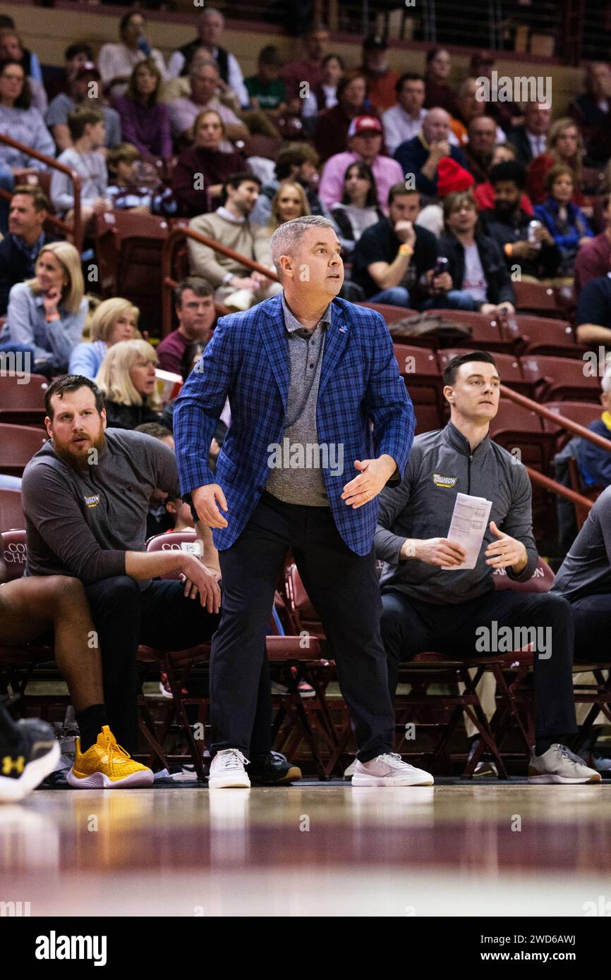 Charleston, South Carolina, USA. 18th Jan, 2024. Towson Tigers head ...