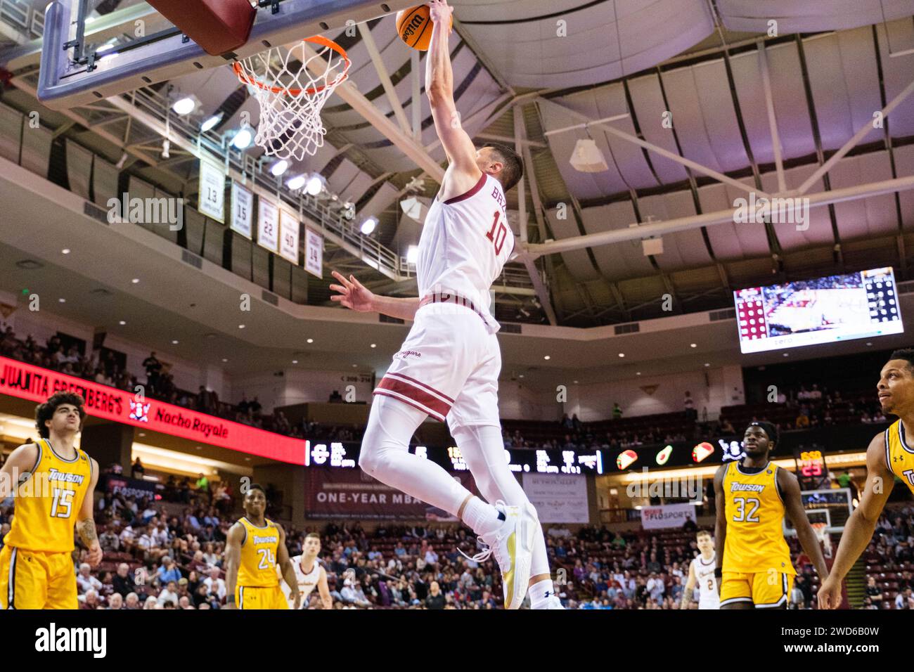 Charleston, South Carolina, USA. 18th Jan, 2024. Charleston Cougars ...
