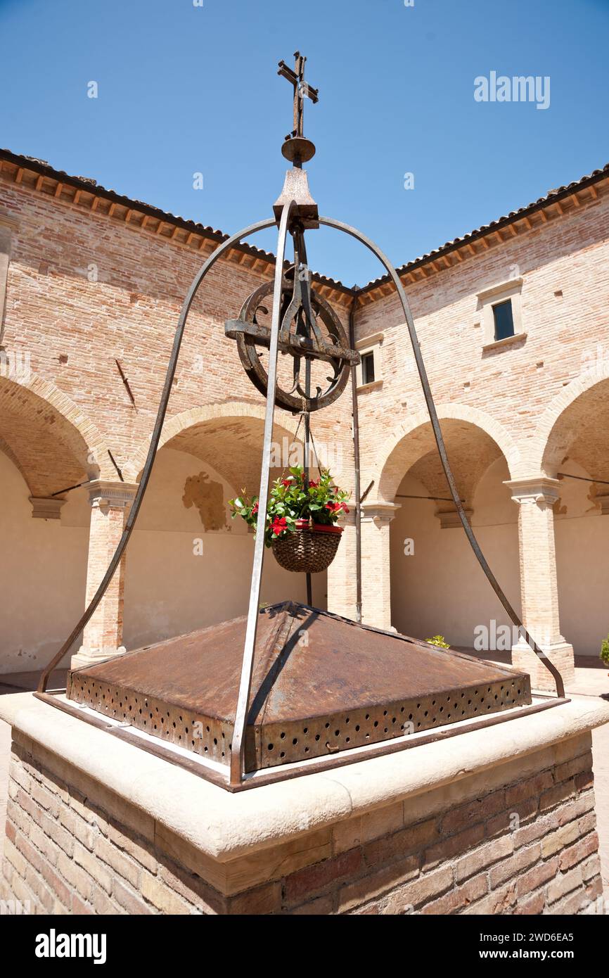 Courtyard of Italian church, the bascilica of Saint Ubaldo with old ...
