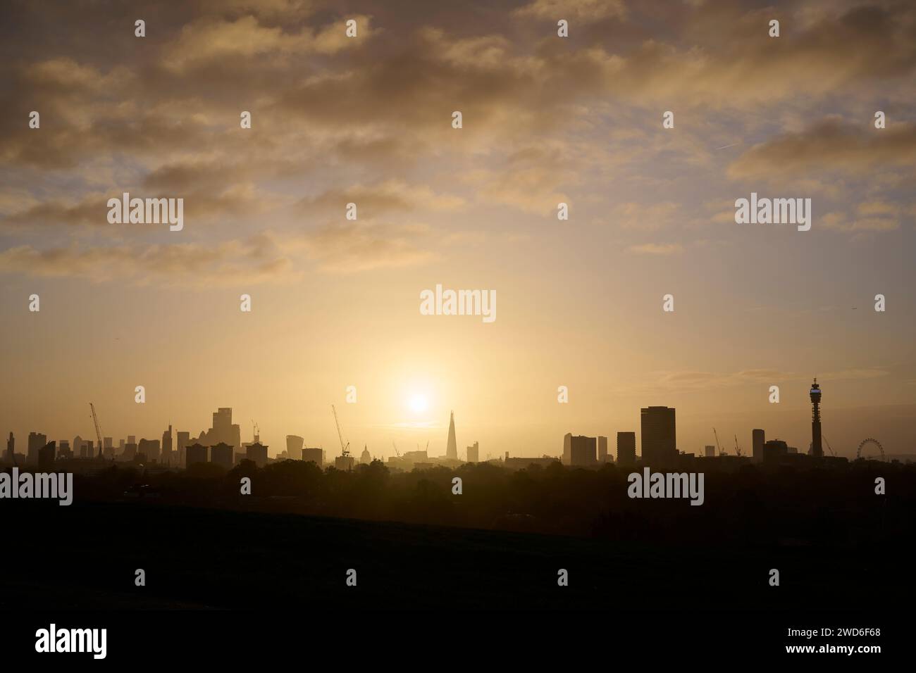 The sun rising over London, viewed from Primrose Hill Stock Photo - Alamy