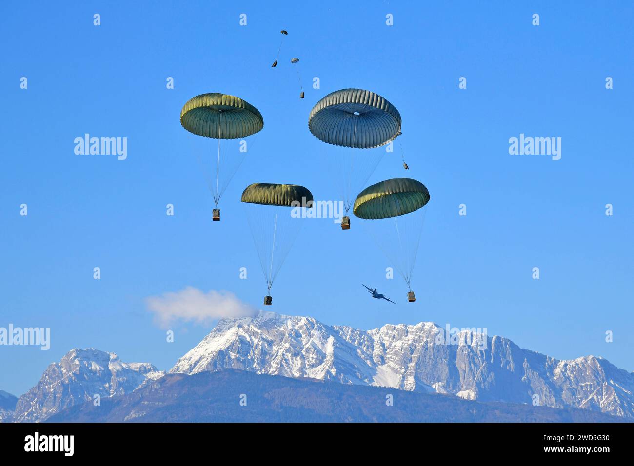 Pordenone, Italy. 9th Jan, 2024. U.S. Army paratroopers assigned to 1st ...