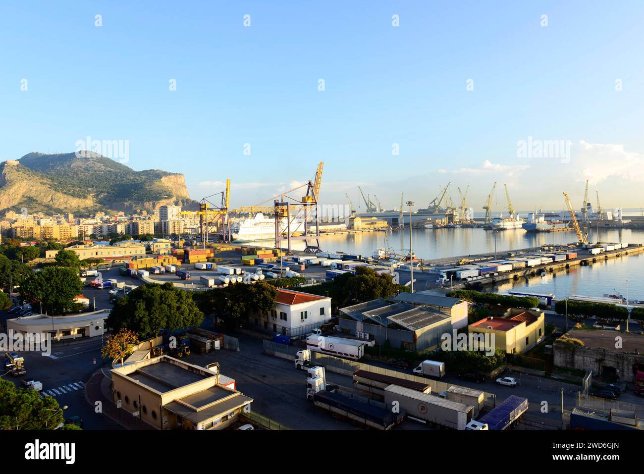 A view of the seaport in Palermo in Sicily, Italy Stock Photo - Alamy