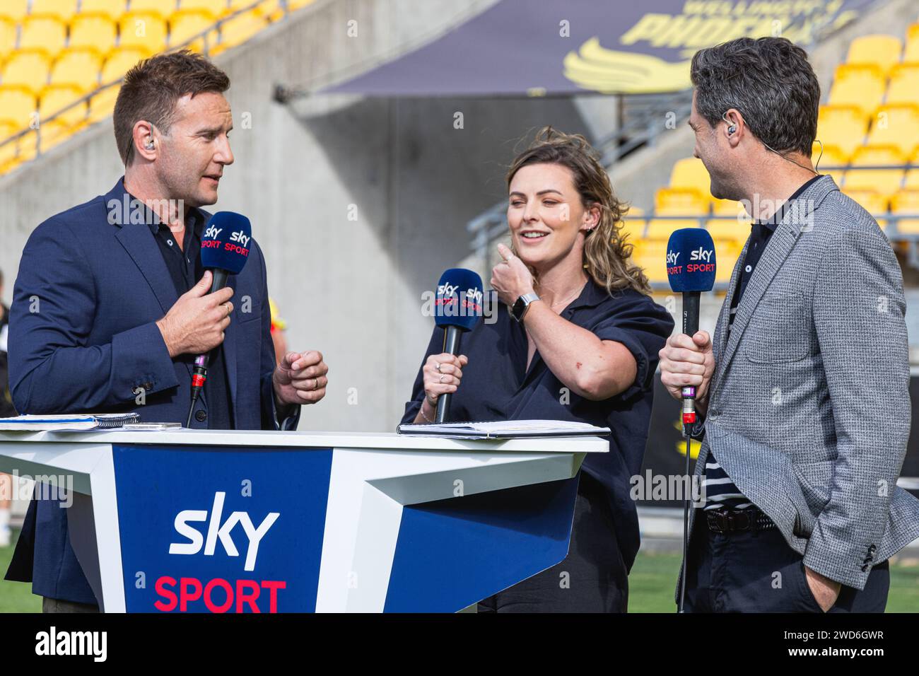 Sky sports tv presenters hi-res stock photography and images - Alamy
