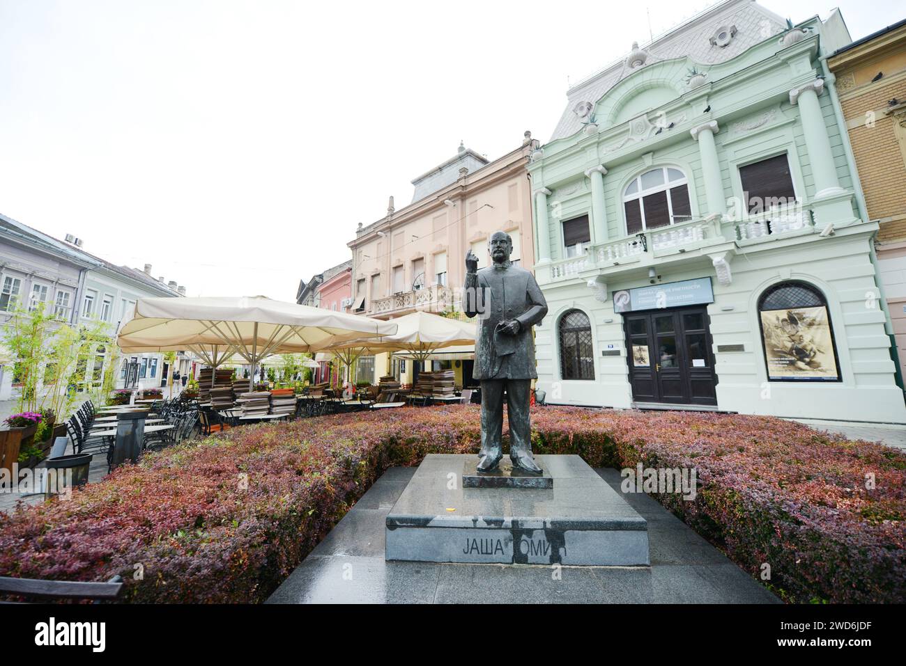 Balkans yugoslavia statue memorial hi-res stock photography and images ...