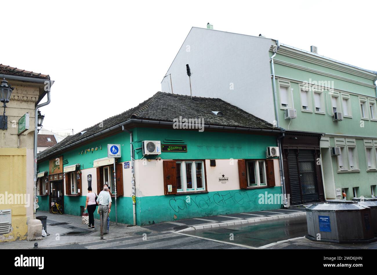 Mite ruzica hi-res stock photography and images - Alamy