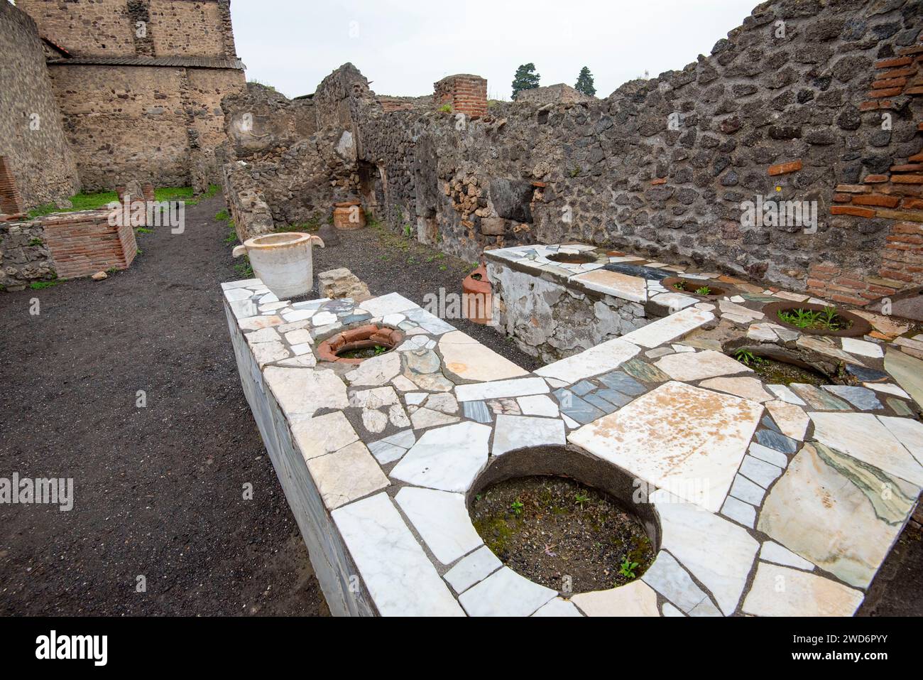 Thermopolia pompeii hi-res stock photography and images - Alamy