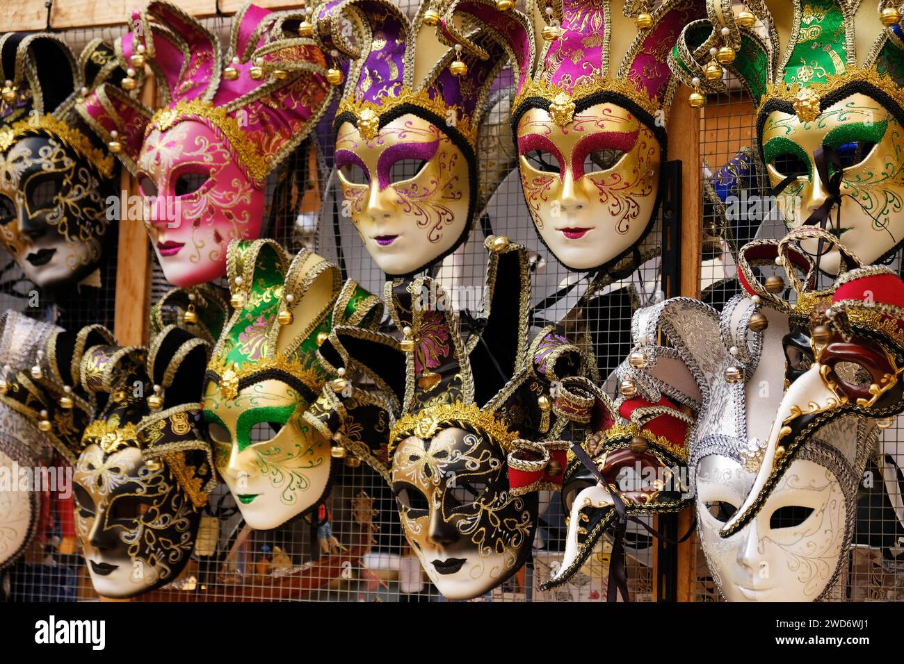 Traditional venetian masks on shelves in souvenirs shop in Venice, Italy Stock Photo - Alamy