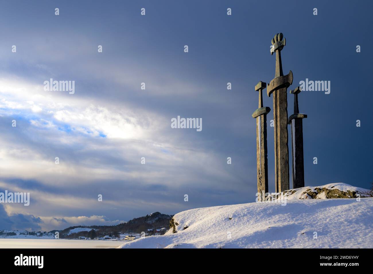 The monument "Sverd i Stein" (Swords in Rock) by Fritz Røed, shows ...