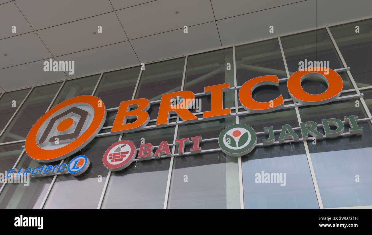Bordeaux , France - 01 14 2024 : Brico e.leclerc bati jardi text logo ...