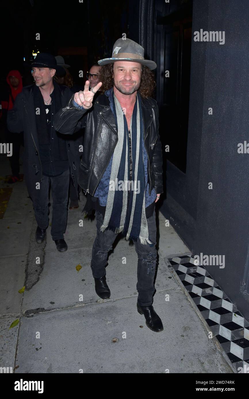 Jack Maher Jr. und Jed Mottley von Pet Project beim Besuch des ...