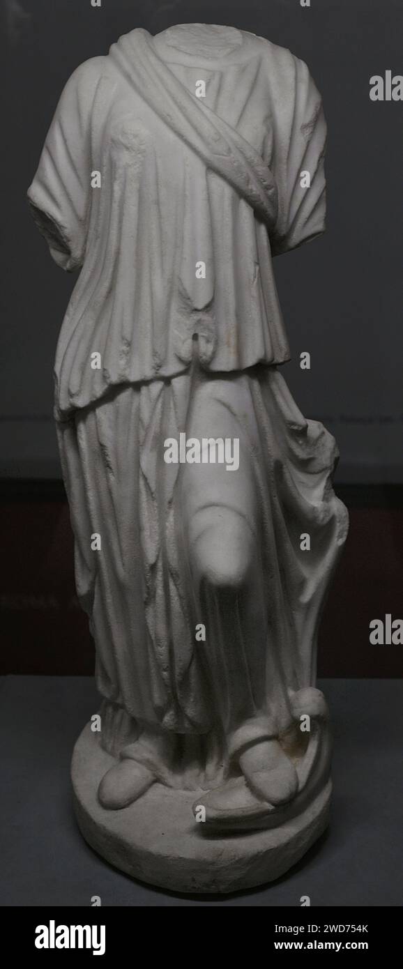 Statue acephale hi-res stock photography and images - Alamy