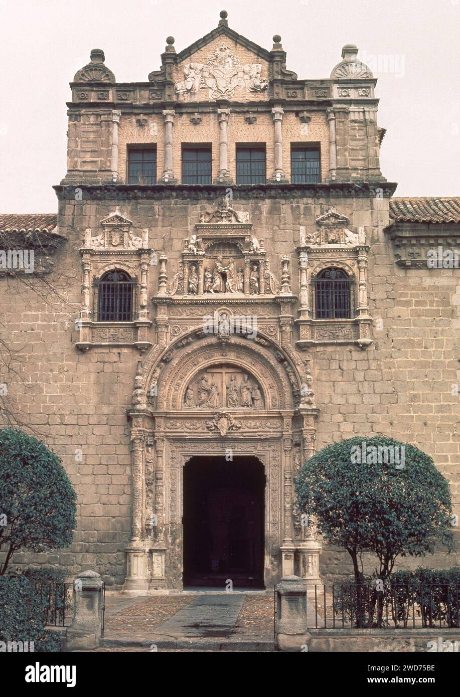 FACHADA DEL MUSEO DE SANTA CRUZ - SIGLO XVI. Author: ENRIQUE EGAS (1455-1534). Location: MUSEO ...