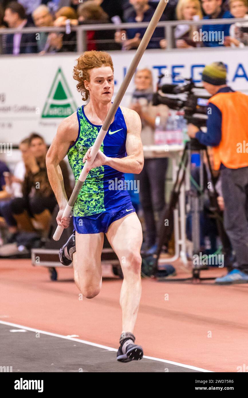 Cottbus, Germany. 29th Jan, 2020. High jumper Shawn Barber takes part ...