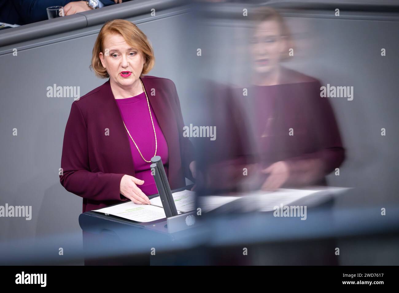 147. Bundestagssitzung und Debatte Lisa Paus Gruene im Portrait bei ...