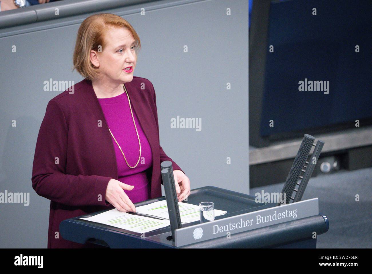 147. Bundestagssitzung und Debatte Lisa Paus Bundesfamilienministerin ...