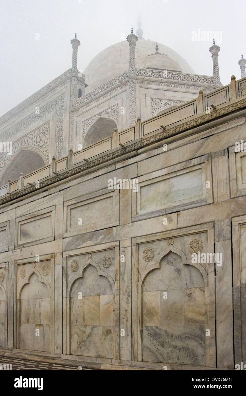Floral walls of taj mahal hi-res stock photography and images - Alamy