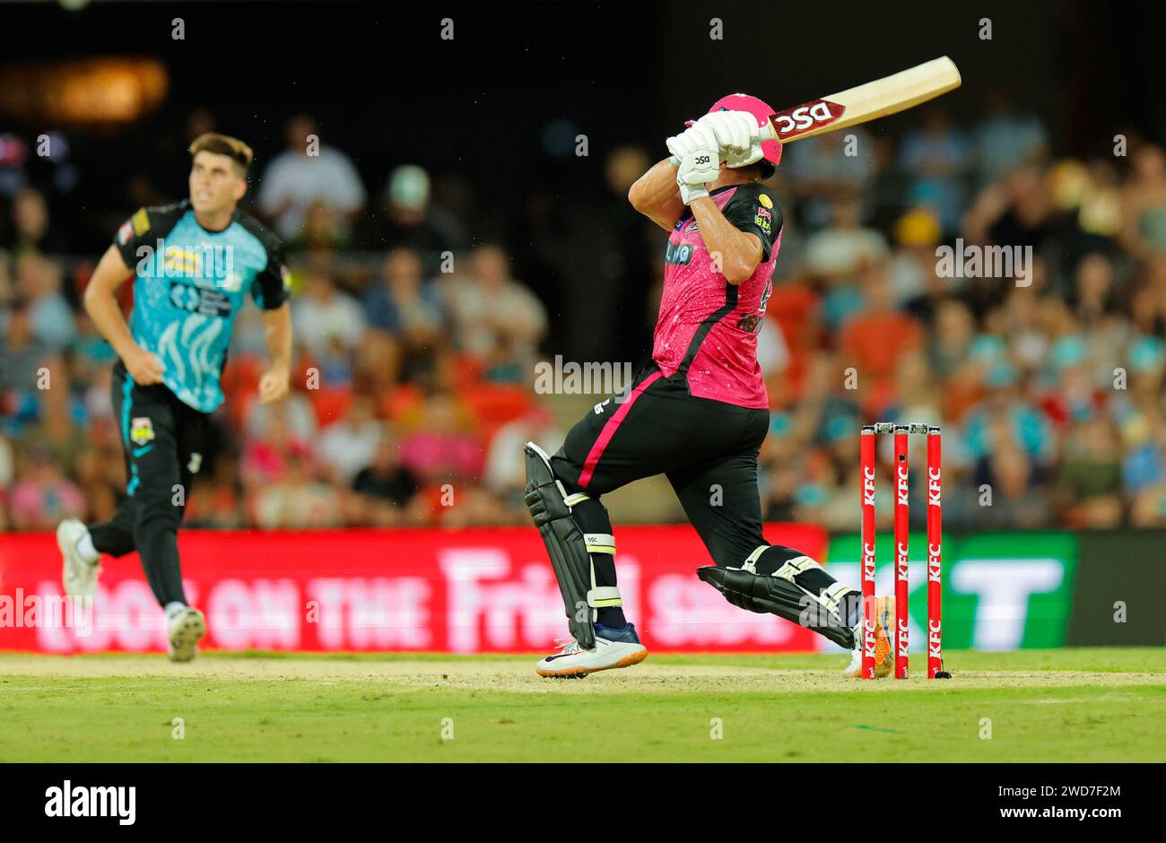 Gold Coast, Australia. 19th Jan 2024. Xavier Bartlett bowls out Moises ...