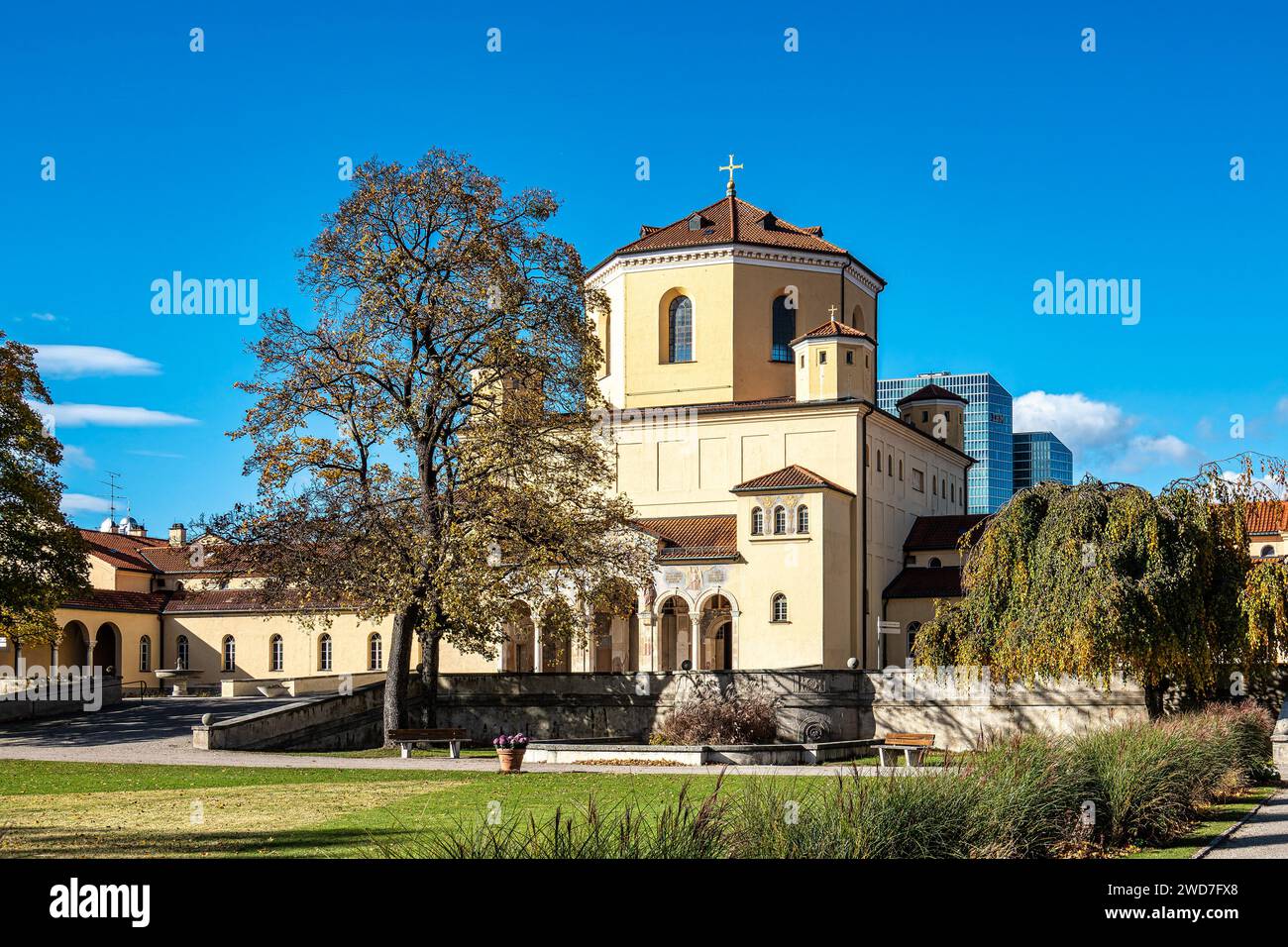 Autumn view of the Nordfriedhof, Northern Cemetery, with 34,000 burial ...