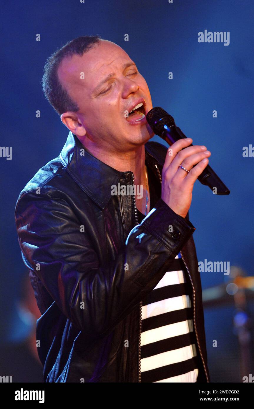 Gigi d alessio cantante hi-res stock photography and images - Alamy