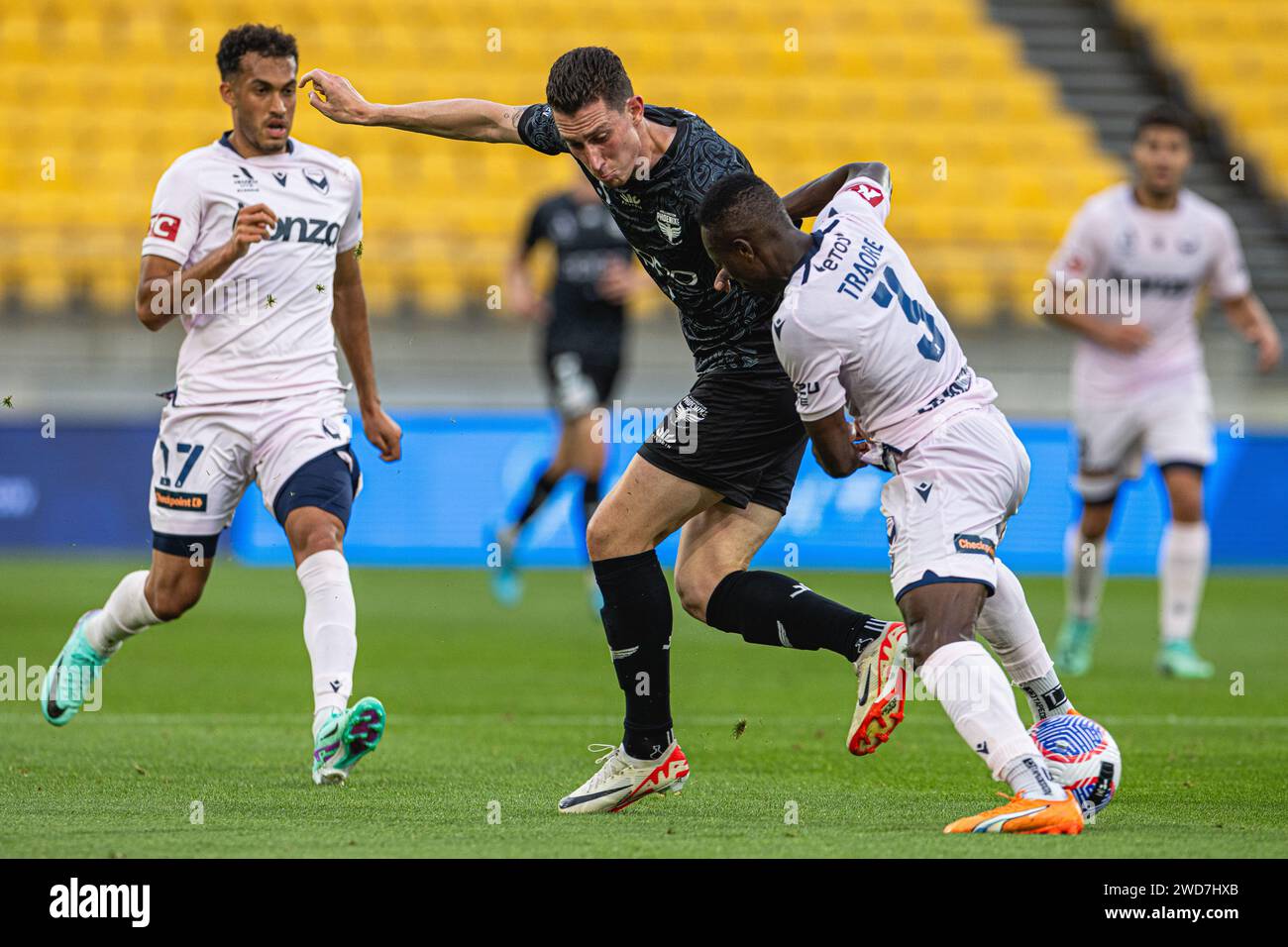 Adama traore wellington phoenix hi-res stock photography and images - Alamy