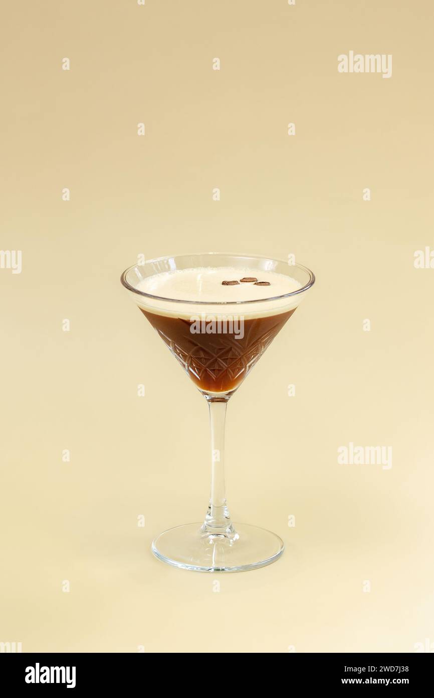 Alcoholic liquid hi-res stock photography and images - Alamy