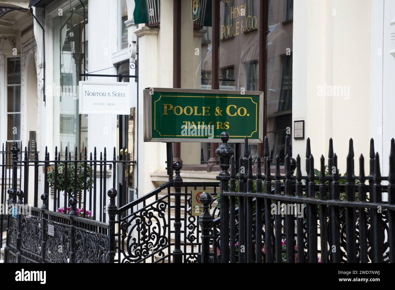 Savile row tradition hi-res stock photography and images - Alamy