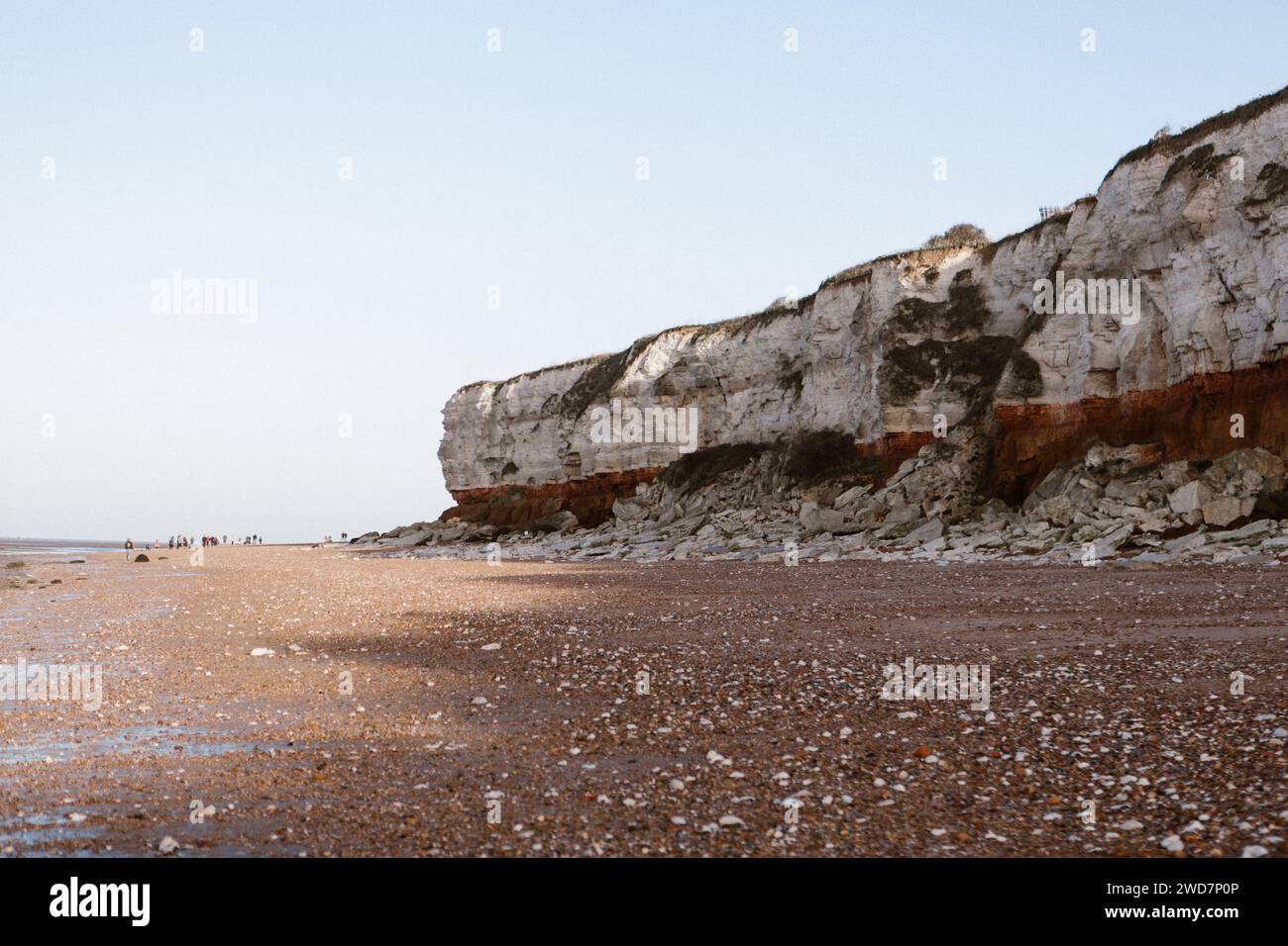 Quiet Beach Scene Near Hunstanton Cliffs Stock Photo - Alamy