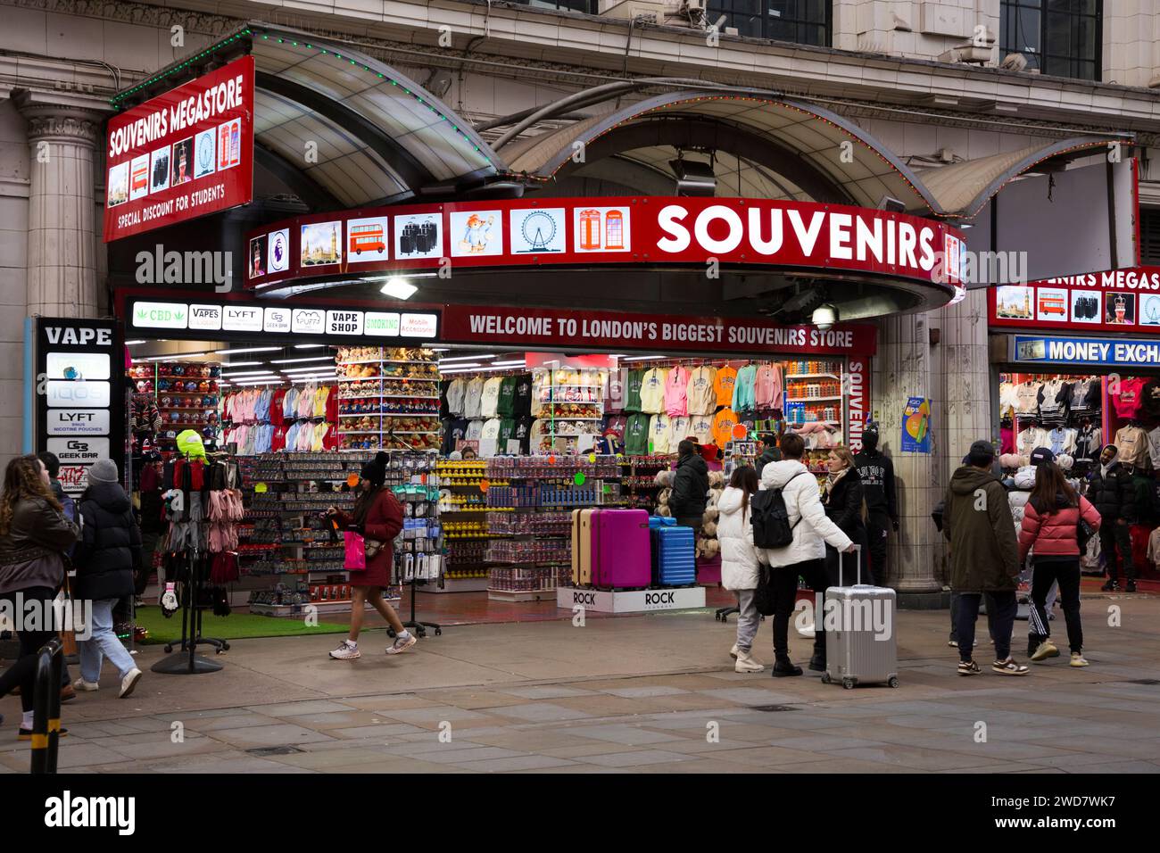 Glorious London Gift & Souvenir Shop, large big & busy with tourist ...