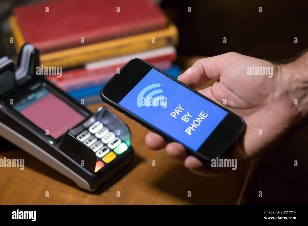 Phone selling machine hi-res stock photography and images - Alamy