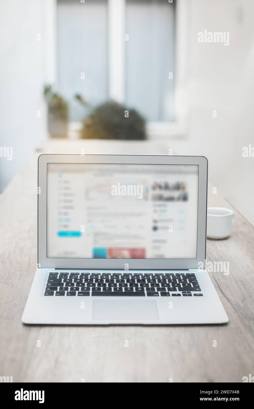 Office equipment virtual meeting hi-res stock photography and images ...