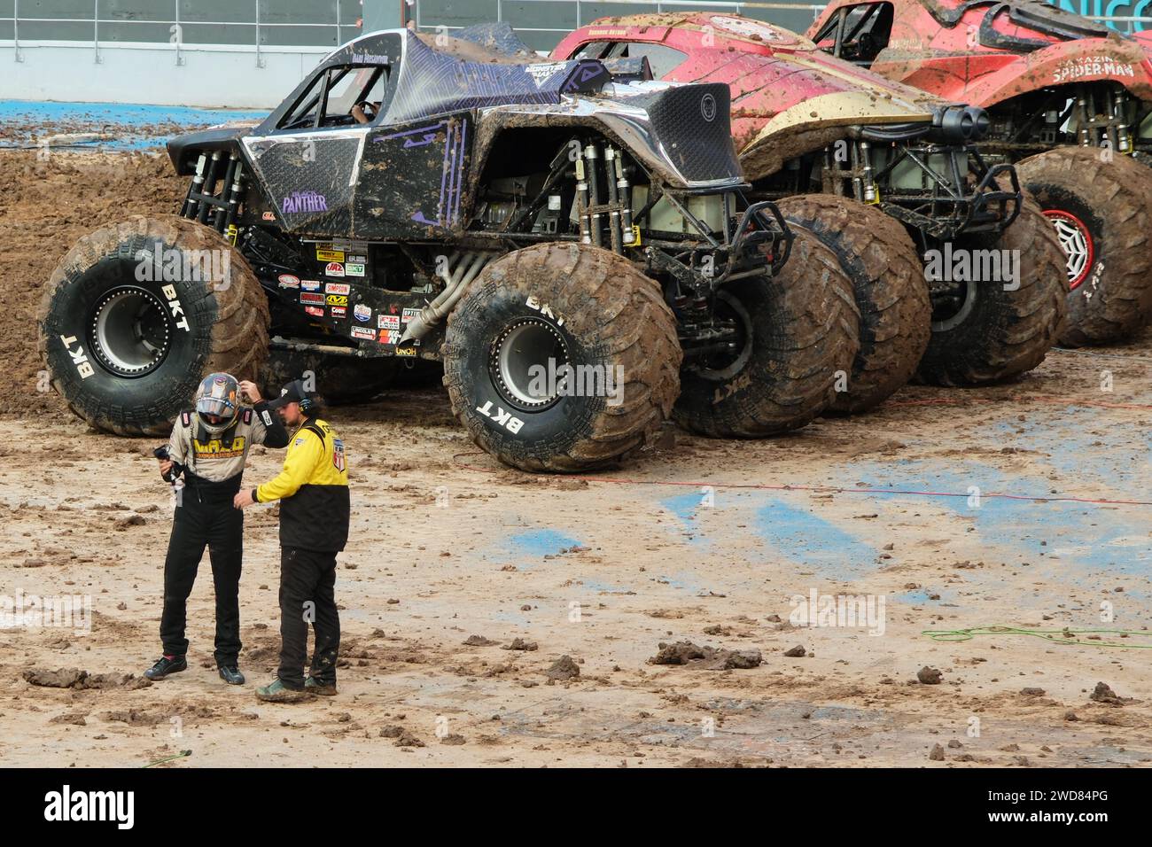 Monster trucks Black Panther, Iron Man, Spider-Man, Buenos Aires ...