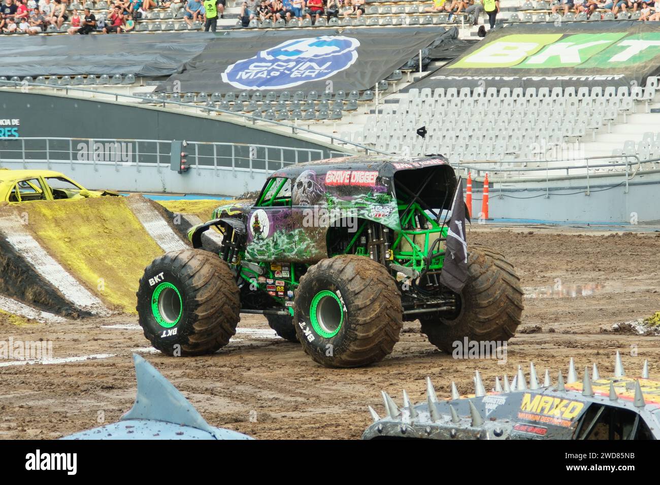 Monster Truck "Grave Digger", Unique Diego Armando Maradona Stadium in ...