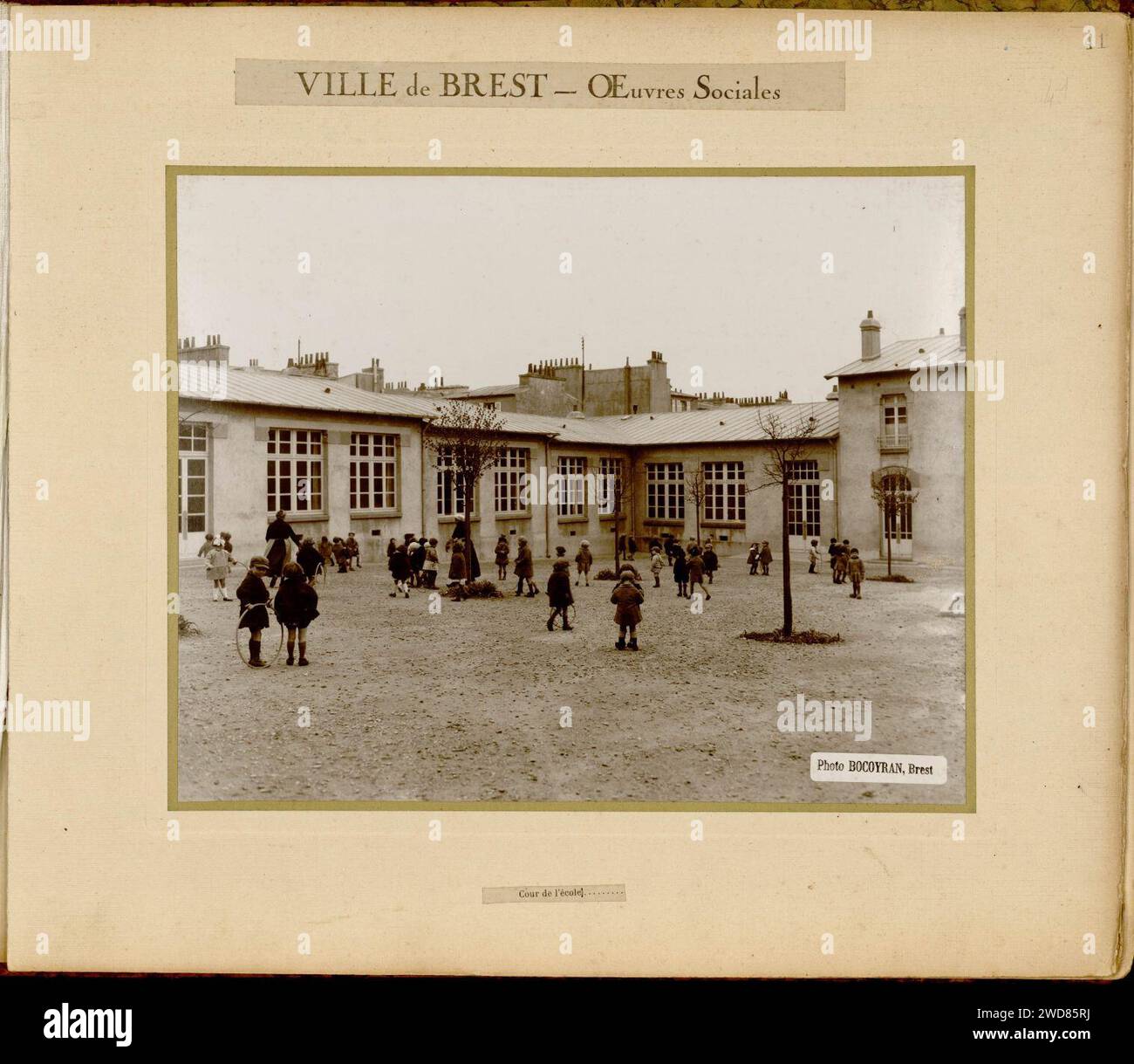 école moderne hi-res stock photography and images - Alamy