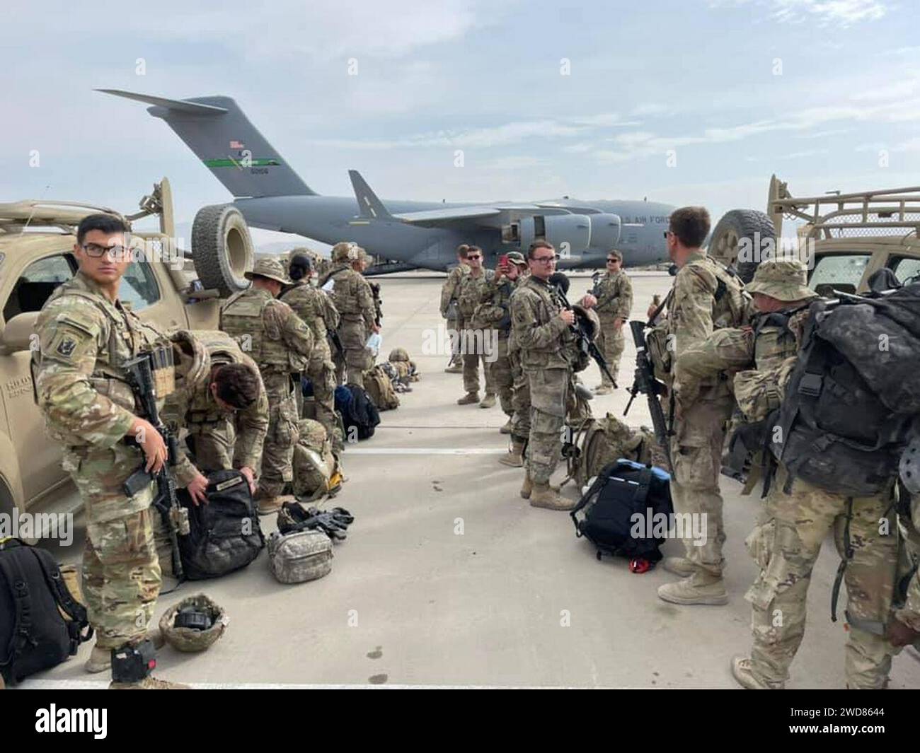 101st field artillery regiment hi-res stock photography and images - Alamy