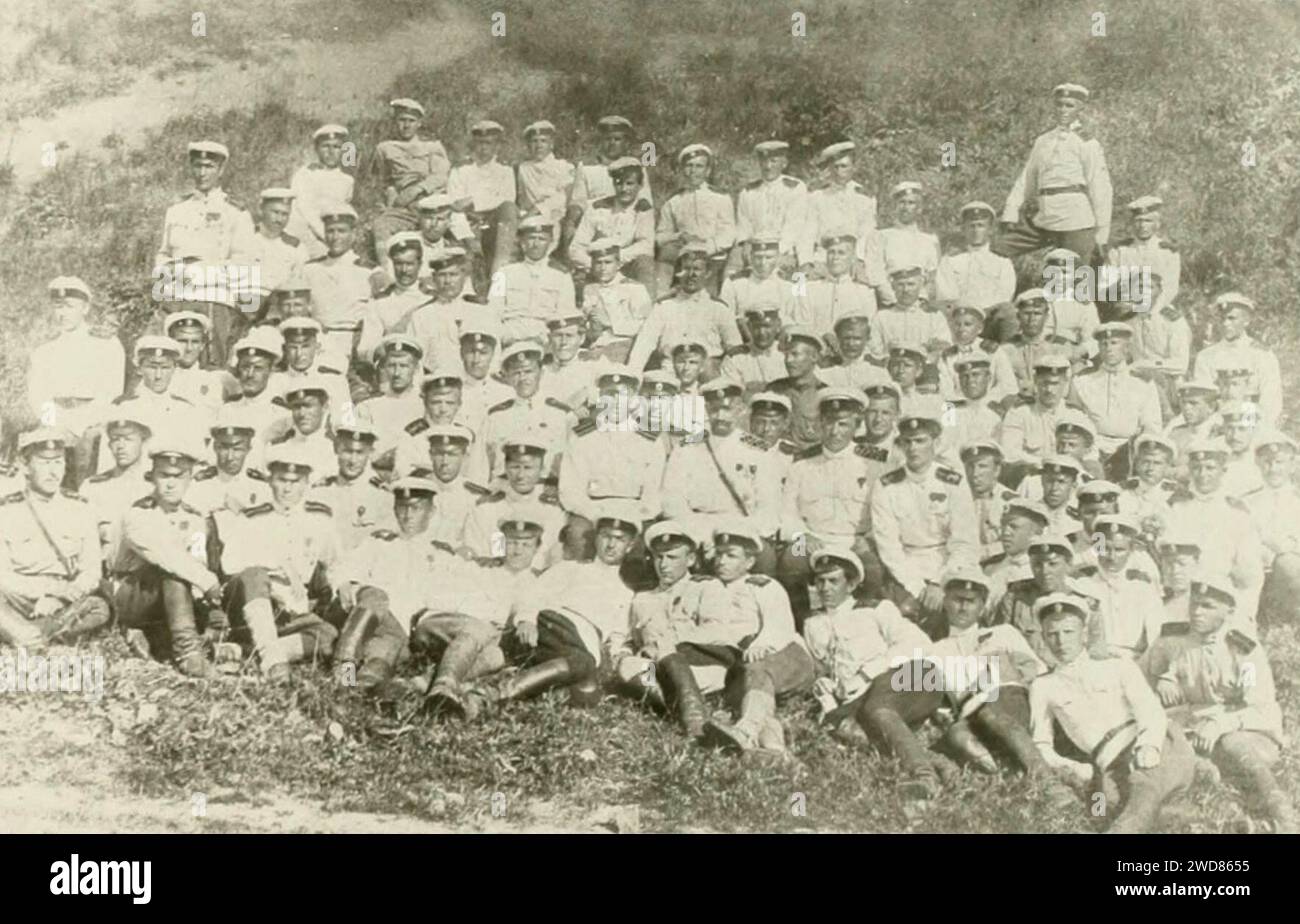 1st battery of the Markov artillery brigade, with General Kutepov ...