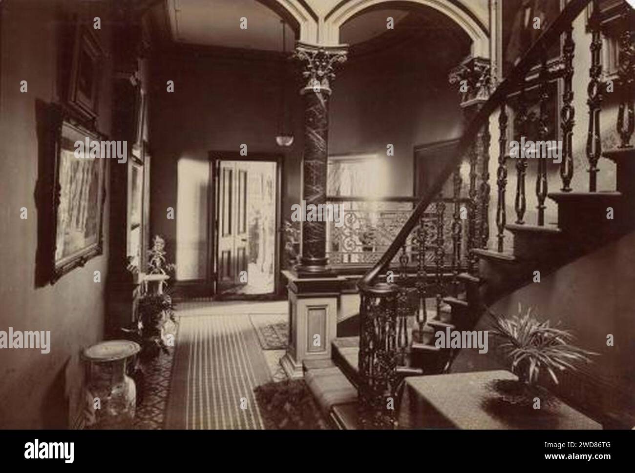 Queens cross george washington wilson hi-res stock photography and ...