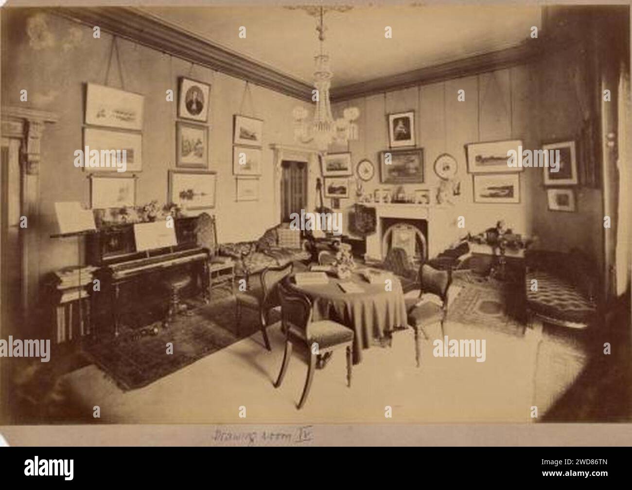 Queens cross george washington wilson hi-res stock photography and ...