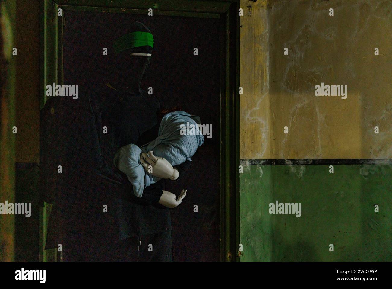 London, UK. 19th January 2024. The 7/10 Human Chain Project has created ...