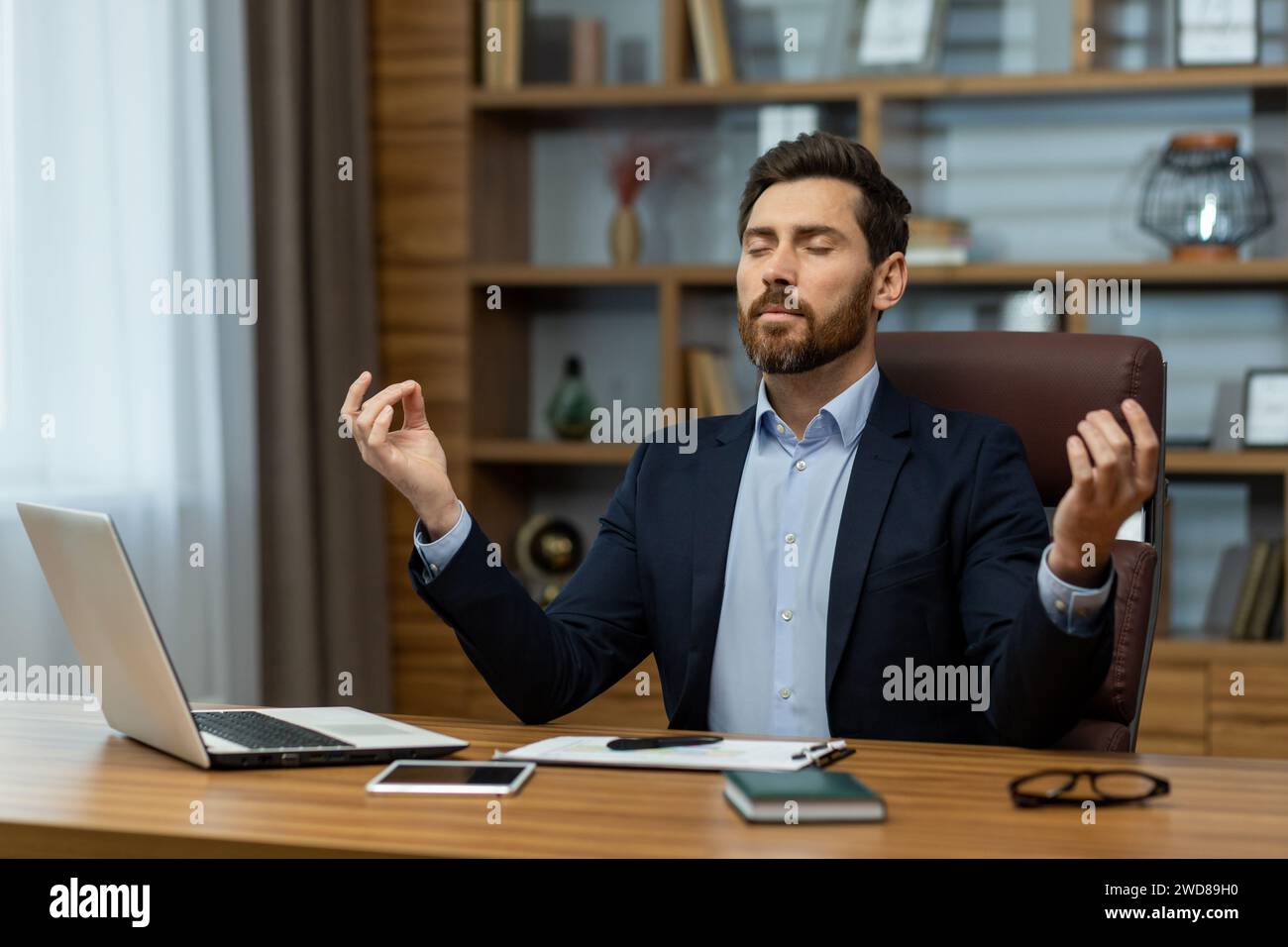 Workplace serenity hi-res stock photography and images - Alamy