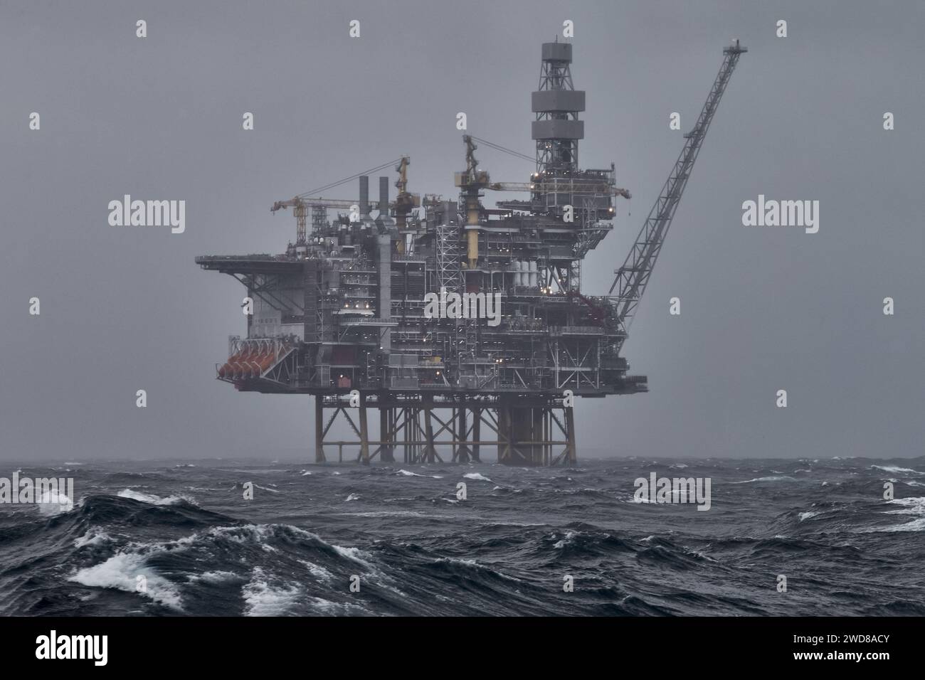 North sea oil rig waves hi-res stock photography and images - Alamy