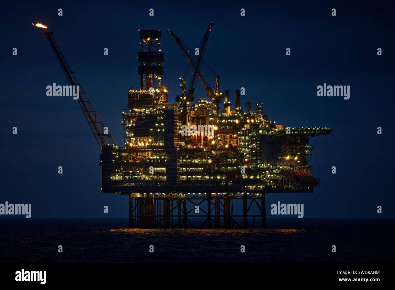 Oil rig night close up hi-res stock photography and images - Alamy